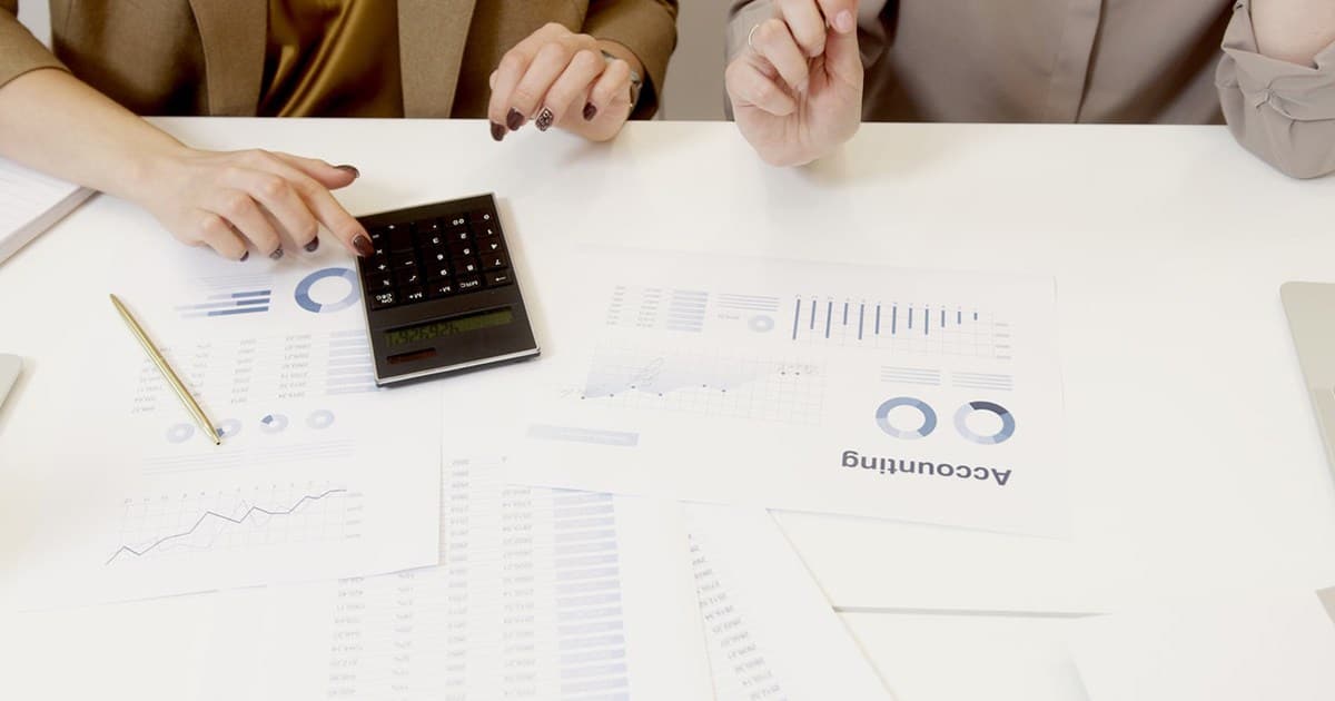 Le contrôle et le traitement comptable des opérations commerciales | Club Entreprise
