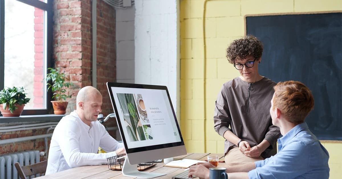 SARL → Définition | Que veut dire SARL ? Les avantages du statut juridique